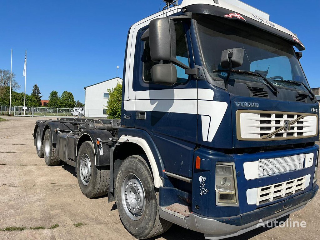 Volvo FM 420 kamion sa kukom za podizanje tereta