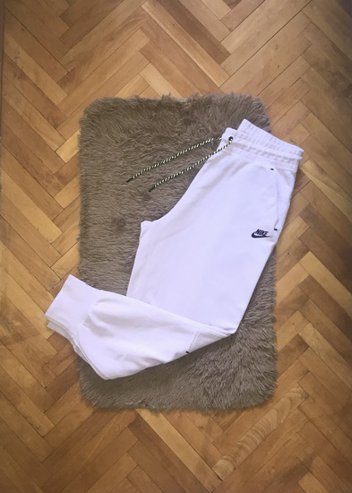 Nike tech fleece lilac