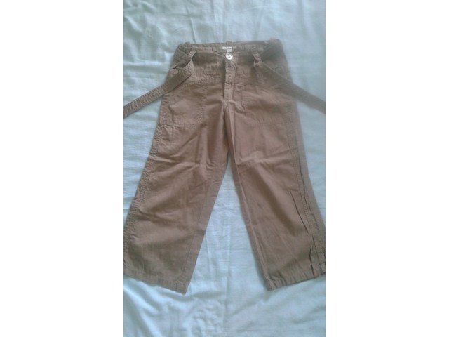 ZARA  3/4 pantalone   140/150 odlicne  100% pamuk