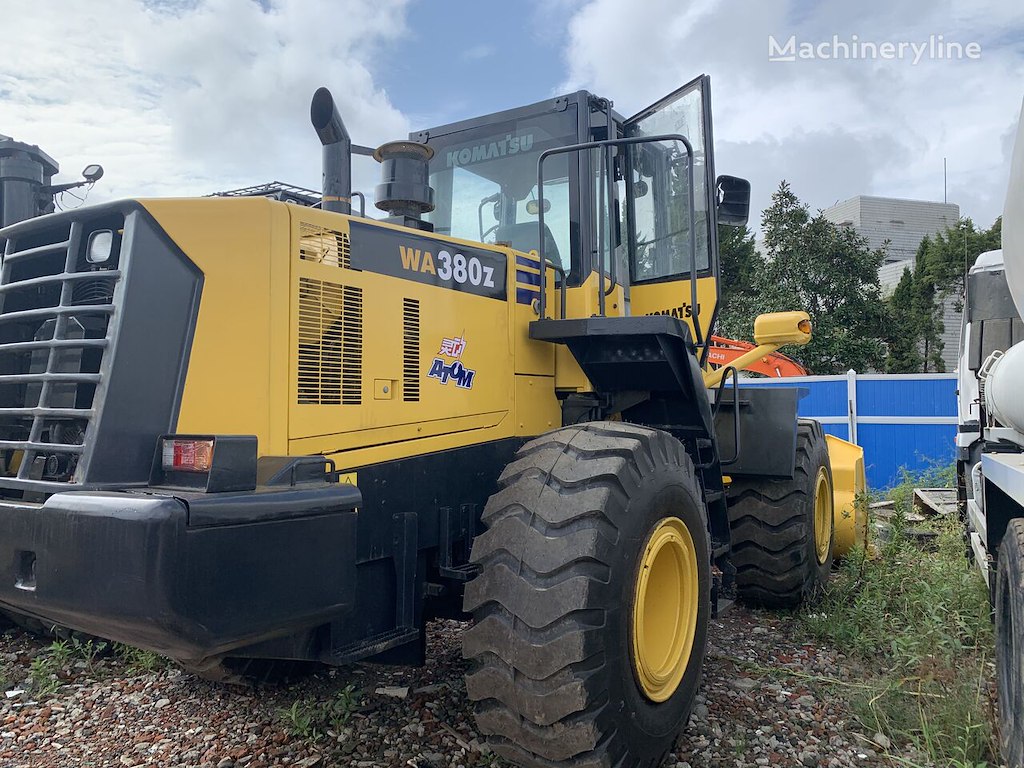 Komatsu WA380Z prednji utovarivač