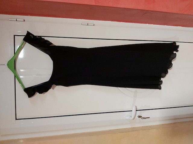 Crna haljina 1