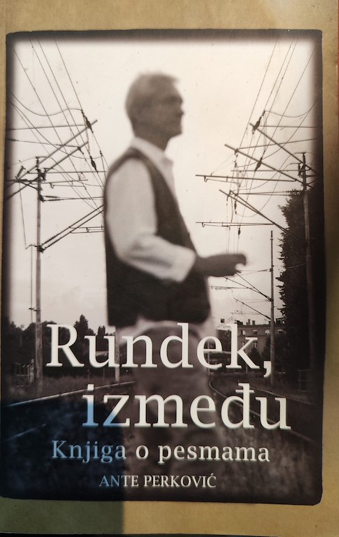 Rundek ,izmedju.Knjiga o pesmama