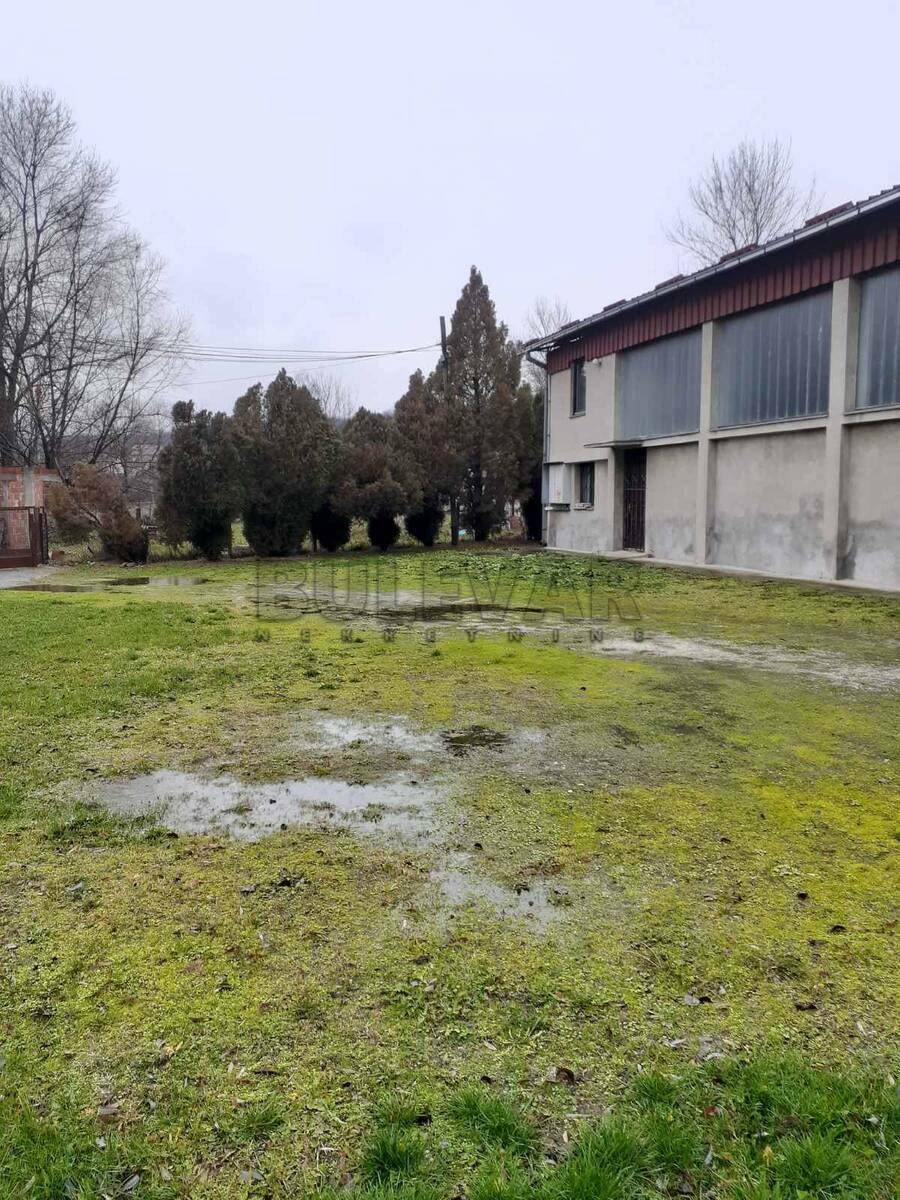 Na prodaju proizvodna, industrijska hala, Batočina