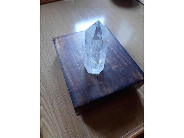 Gorski kristal  u formi spica