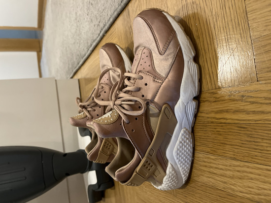 Nike huarache rosegold patike