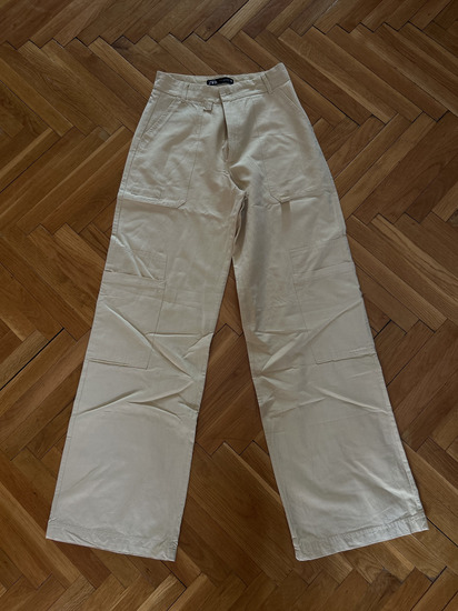 Zara cargo viskoza pantalone 2500