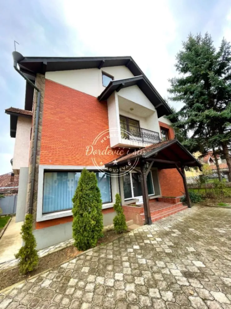 Prodaja, kuća, 389m2, Mala vaga, Kragujevac