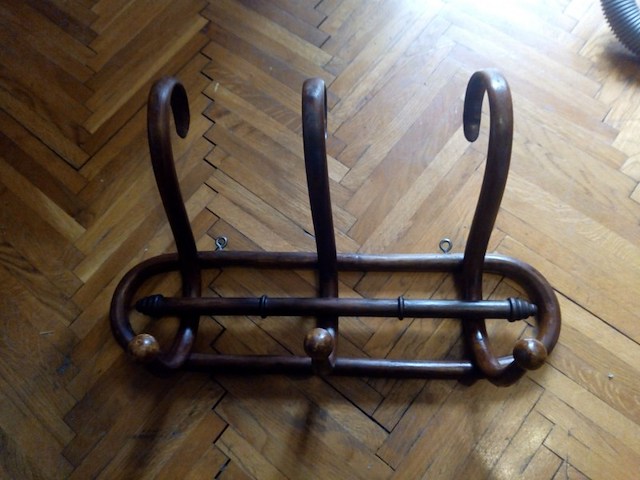 Thonet zidni čiviluk