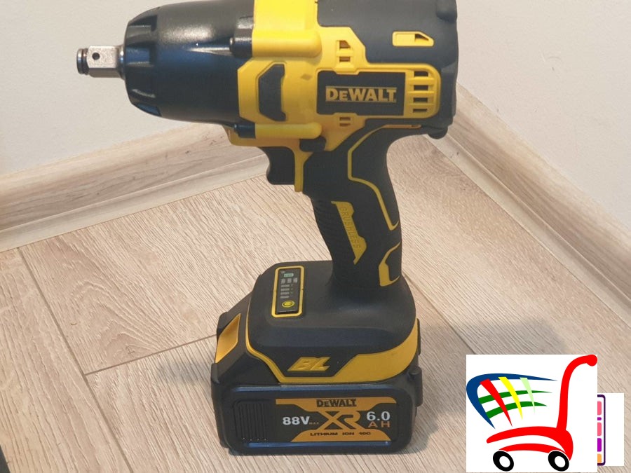 Dewalt udarni Aku odvijac za tockove i gedore – Dewalt udarni Aku odvijac za tockove i gedore