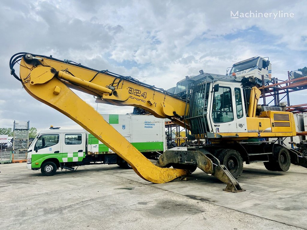 Liebherr A 924 B LITRONIC bager za pretovar