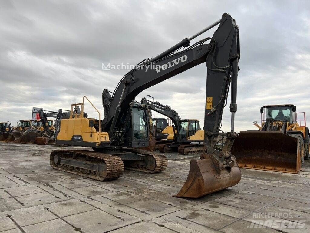 Volvo EC220EL bager guseničar