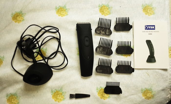 Hair and beard trimmer