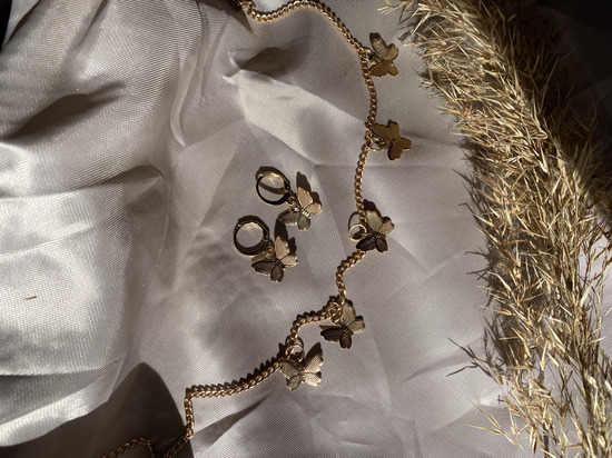 Komplet ogrlica i mindjuse u obliku leptira