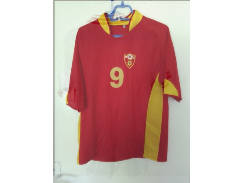 DRES CRNA GORA VUCINIC
