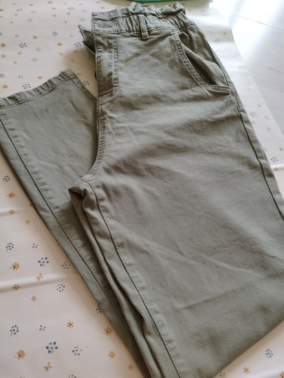 Maslinasto zelene Reserved pantalone