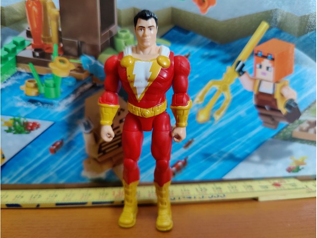 Shazam original pokretna akciona figura DC