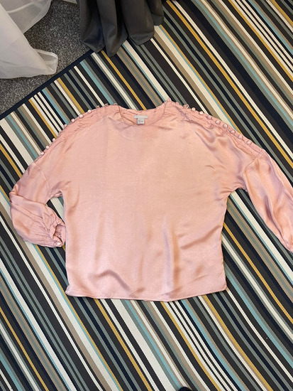 H&M savrsena nezno roza bluza SNIZENJE