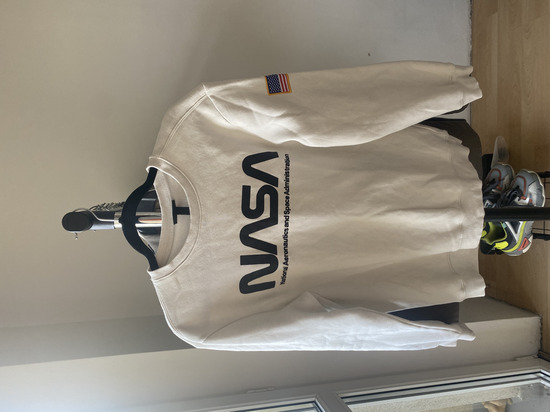 Nasa prljavo beli duks