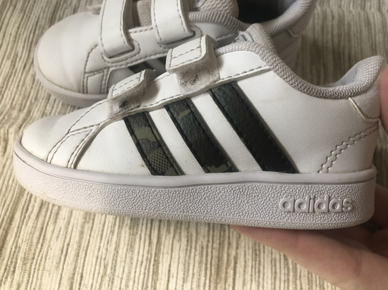 Decije Adidas patike ODLICNE   SNIZENO 1000