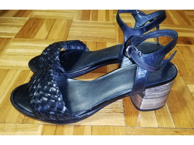 Crne ženske sandale br.39