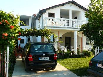 Ulcinj apartmani 12,5 eur ❲ 12 EUR ❳