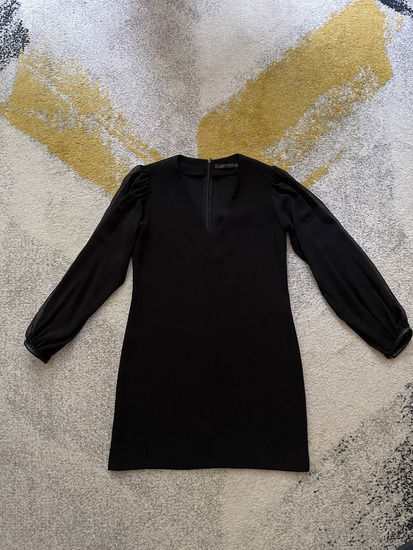 Zara mini crna haljina