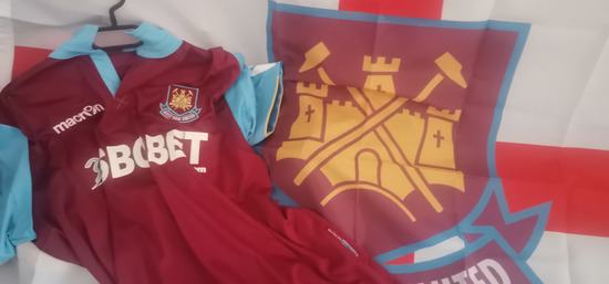 WEST HAM original dres i zastava kluba