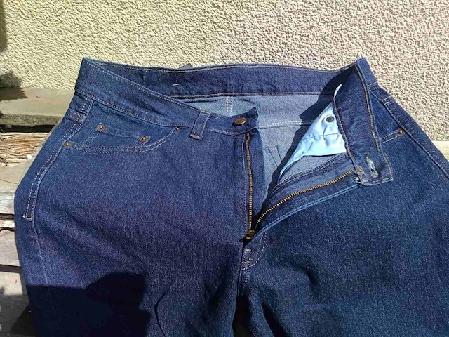 NOVO elastin farmerke 33 TNT jeans