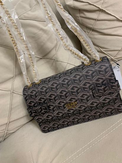 Guess torba NOVO SNIZENA 8500