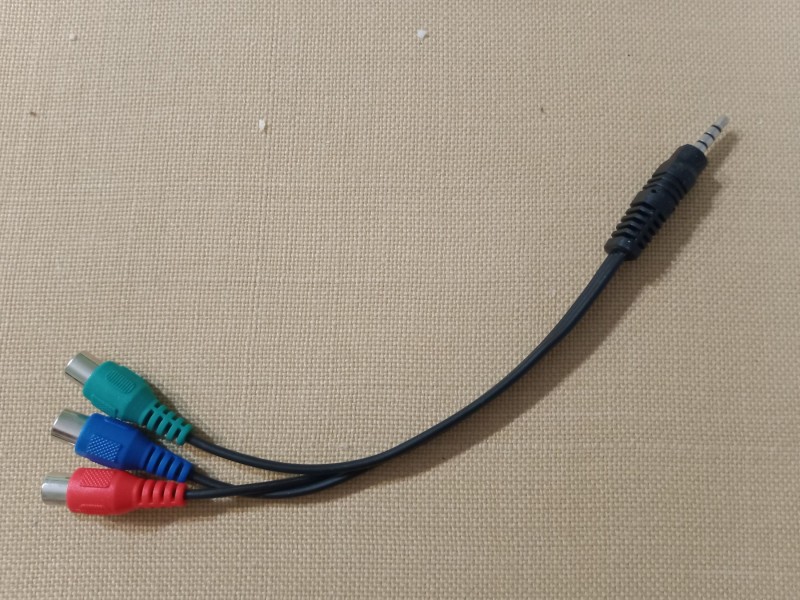 Adapter 3,5 mm na 3x činč (ženski)