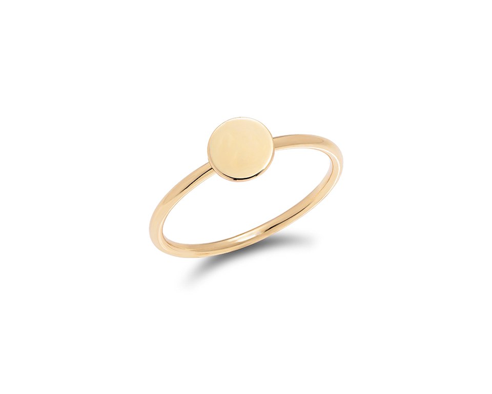 Prsten minimalističkog dizajna