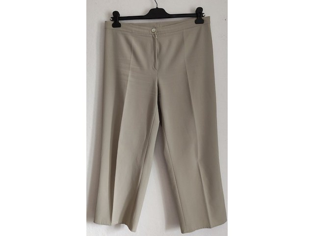 3/4 pantalone sa elastinom vel.L/XL