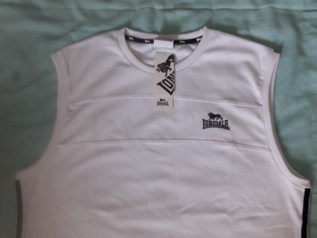 LONSDALE original pamucna majica L NOVO sa etiketom