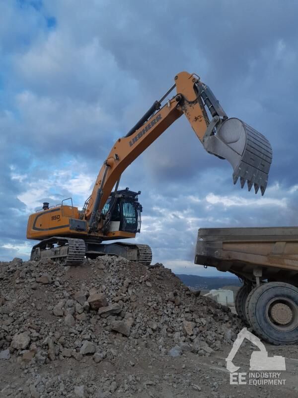 Liebherr R 950 SHD SME bager guseničar