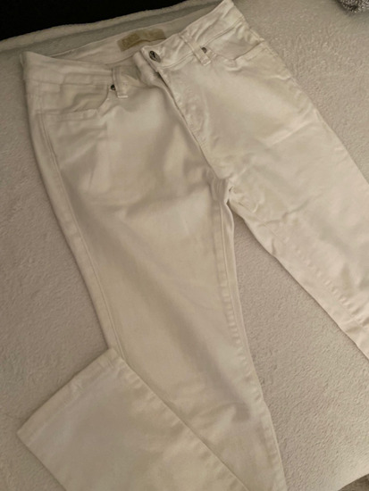 Zara bele pantalone NOVO 34 broj