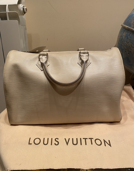Louis Vuitton prati trendove novim modelom torbe - MagMe