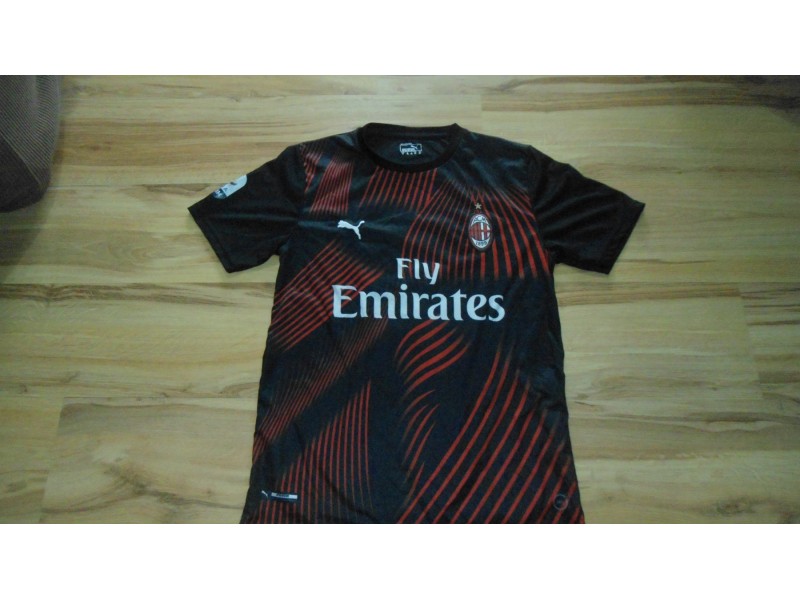 DRES MILAN PIATEK