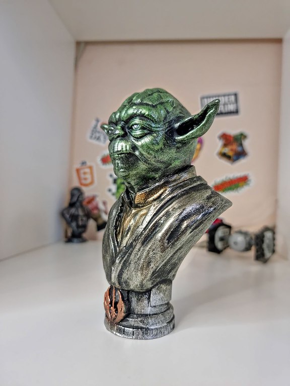 MASTER YODA STATUA