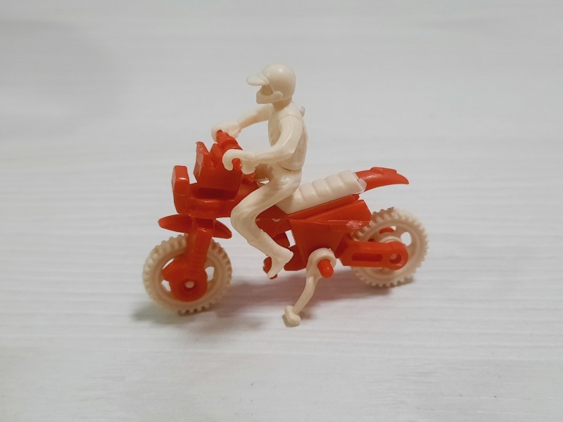MOTORISTA KINDER