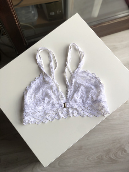 H&M beli cipkani bralette