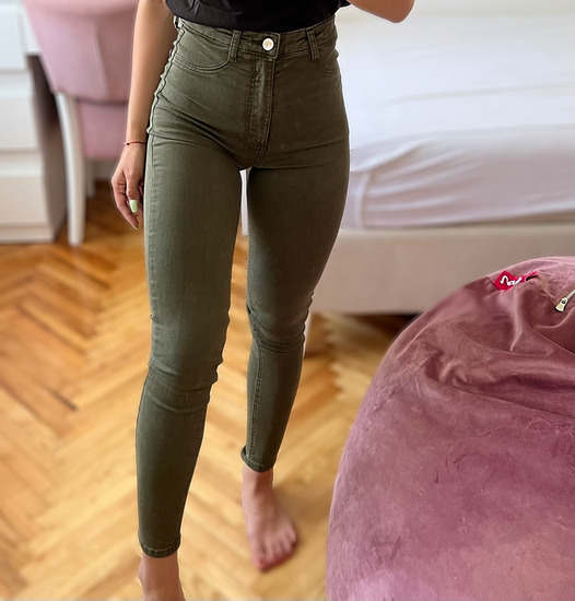 Zara pantalone