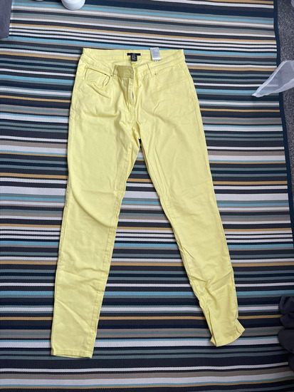 Kao nove letnje H&M žute pantalone SNIZENJE