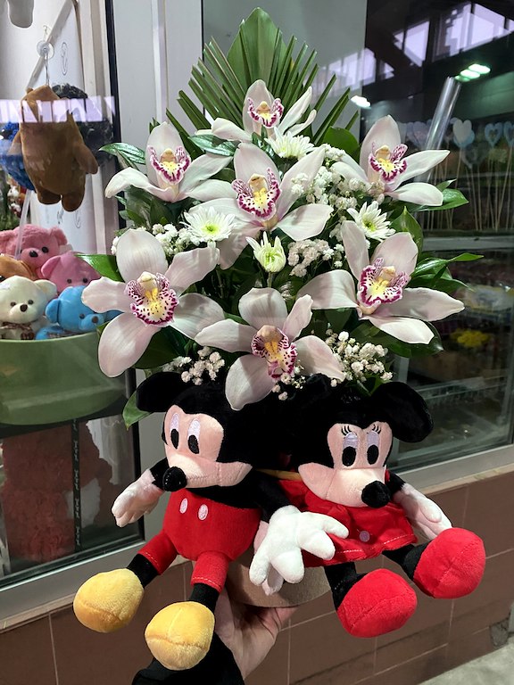 Box of flowers sa orhidejom i plišanom igračkom 626