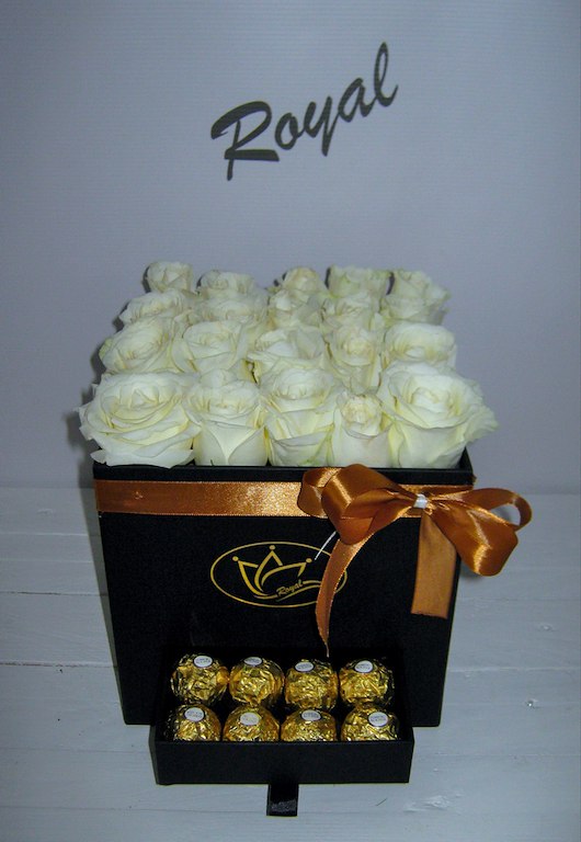 Box of flowers sa ružom i Ferrero Rocher 449