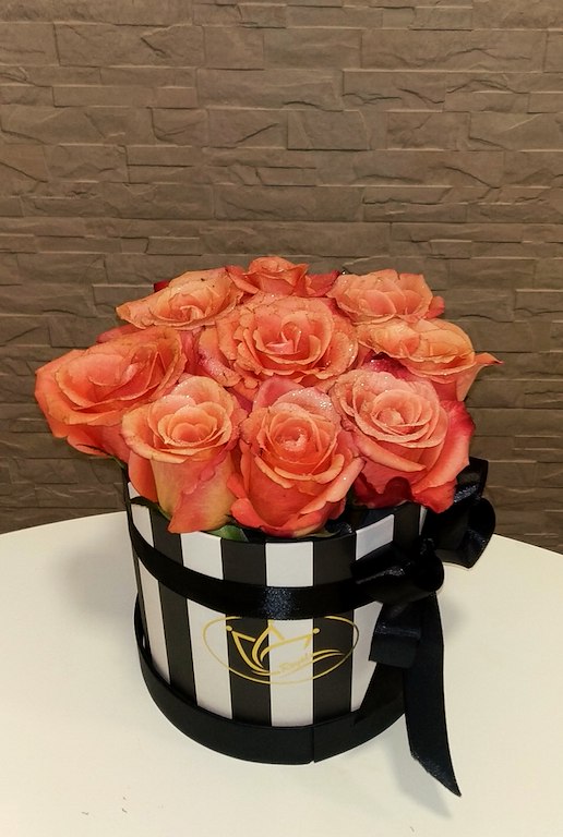 Box of flowers sa ružom 448
