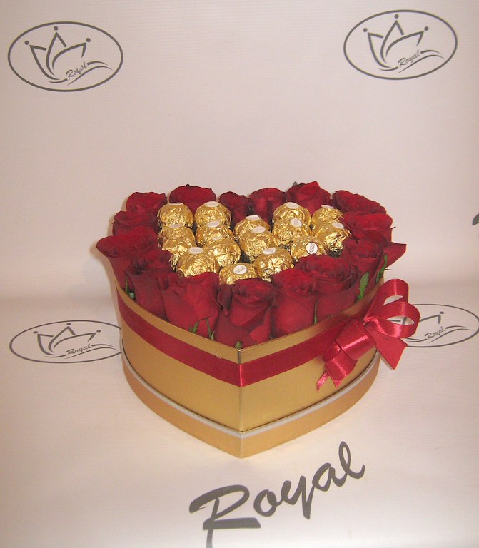 Box of flowers sa ružom i ferrero rocher 439