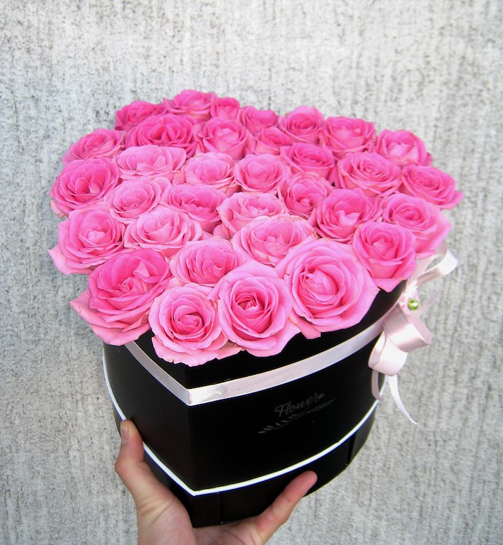 Box of flowers srce sa roze ružama 388