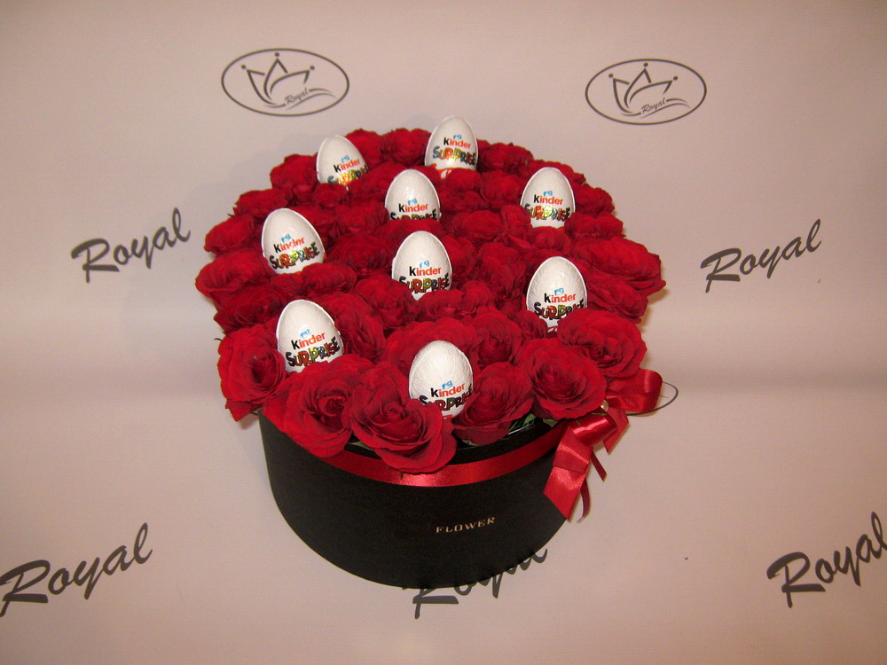 Box of flowers sa ružom i kinder jajima 380