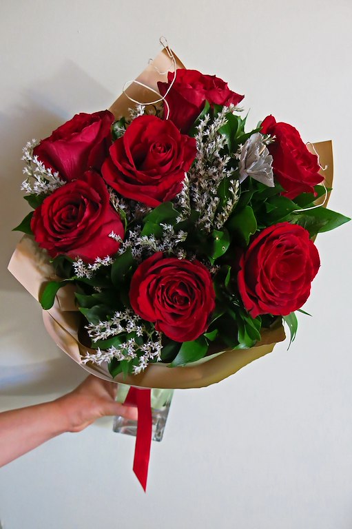 Buket sa crvenim ružama 150
