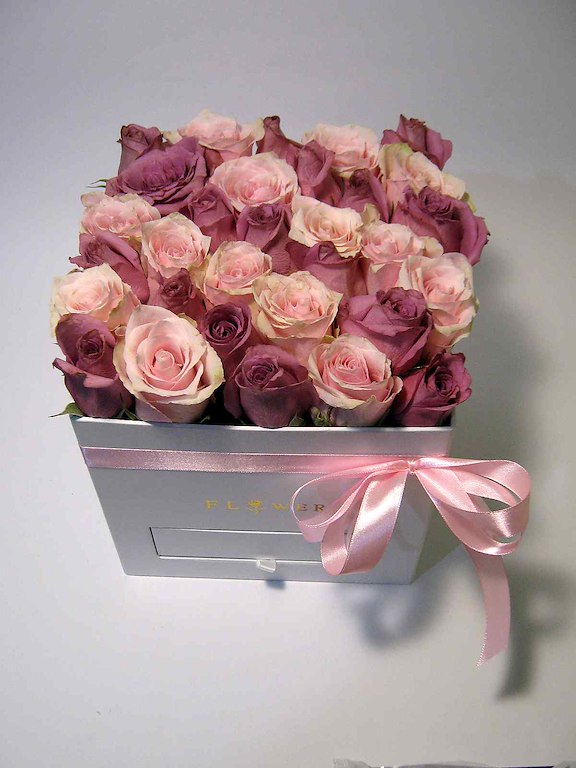 Box kocka sa roze i pink ružama 039